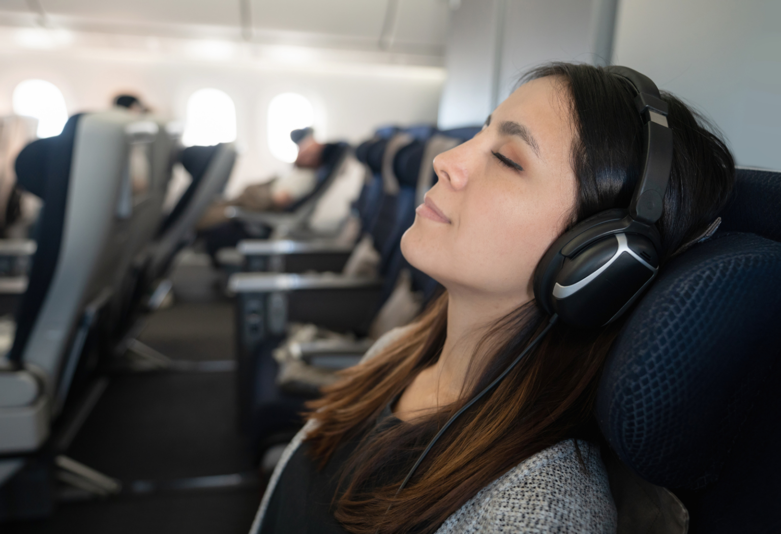 When to Choose Nonstop vs. Connecting Flights