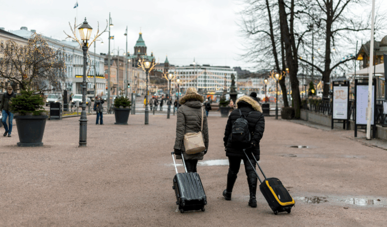 When to Book Christmas Flights to Get the Lowest Price - Dollar Flight Club